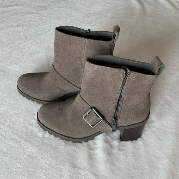 UGG | Shoes | Ugg Fern Waterproof Leather Bootie | Poshmark